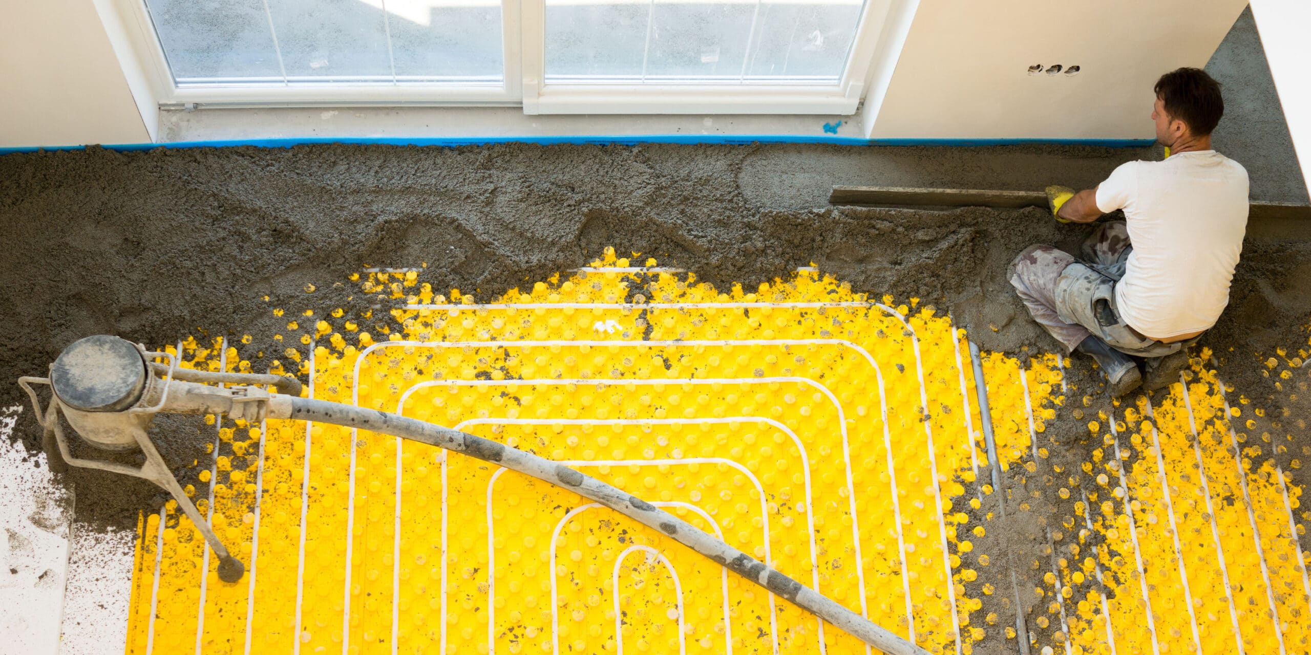 Vloerverwarming isoleren: welke opties & kosten? [+ FAQ]